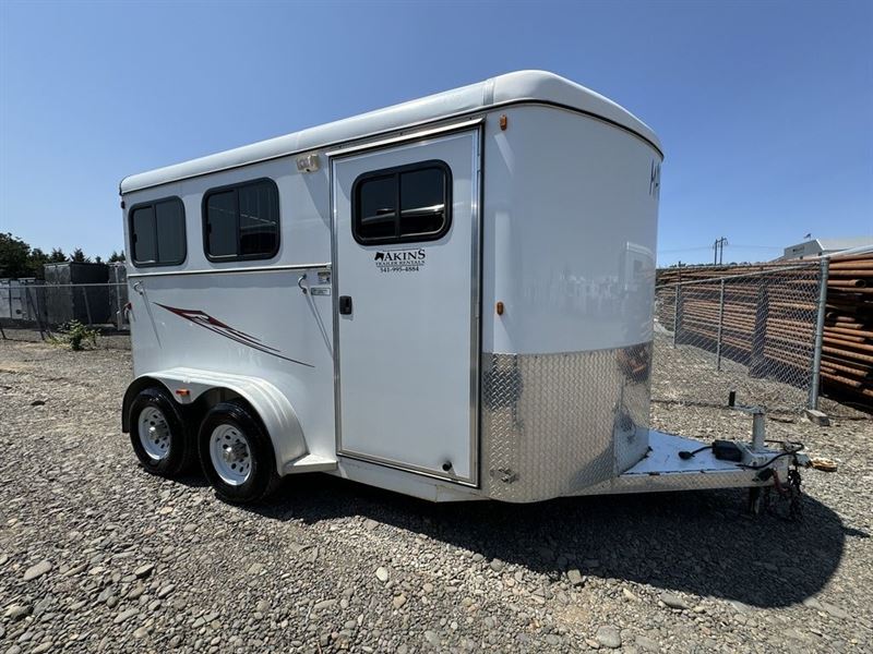 2016 Maverick Trailers 2 Horse Slant Load