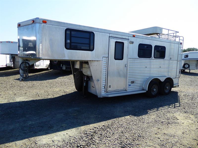 1999 Silverlite 2 Horse Slant Load