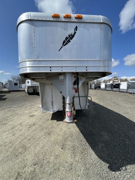 2004 Featherlite Trailers 20' Livestock GN w/One Centergate