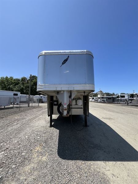 2017 Featherlite Trailers 9821 Liberty 13' Living Quarters Pkg B 4 Horse