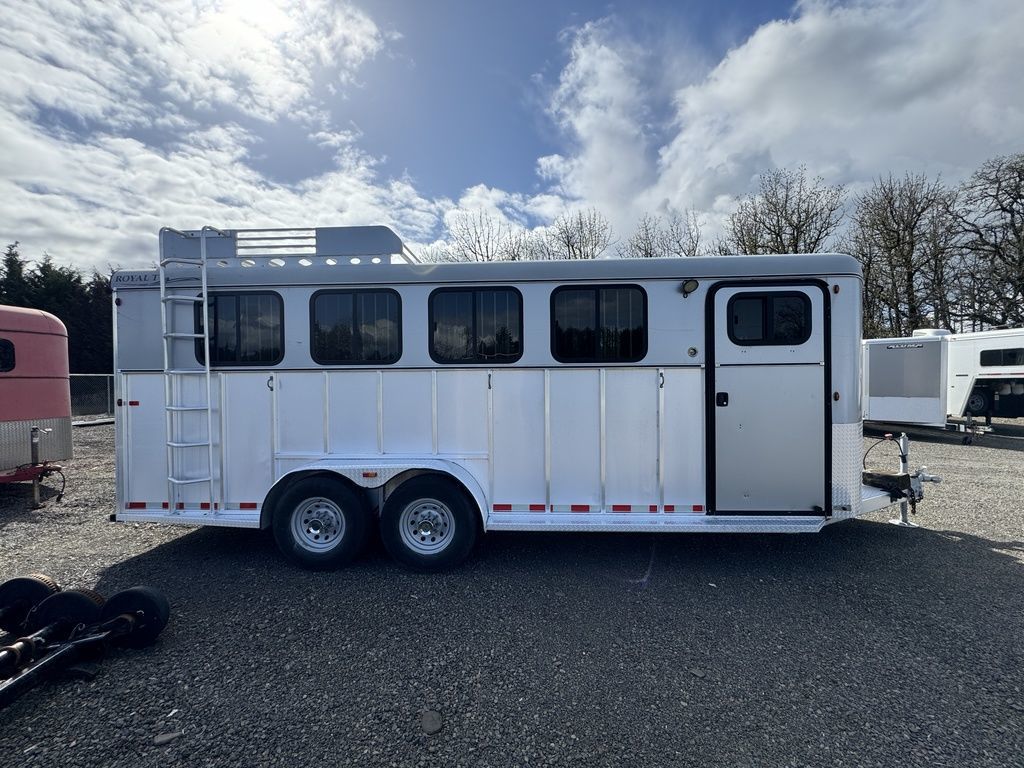 2011 Royal T Trailers 4 - 6 Horse Bumper Pull