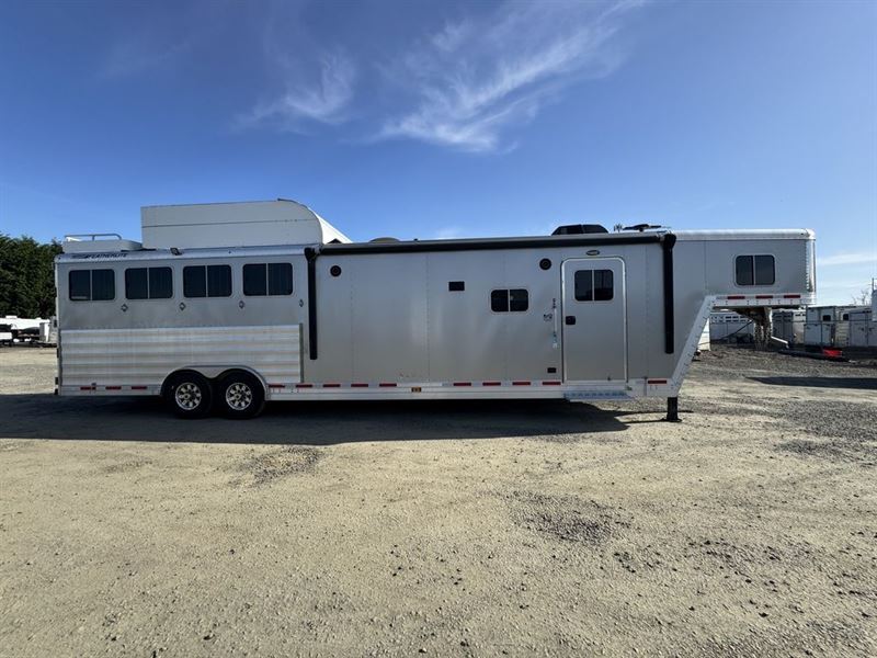 2016 Featherlite Trailers 8415 4 H Living Quarters