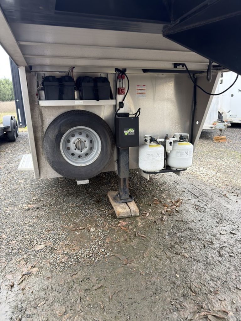 2021 Lakota Trailers Colt AC39 3 H