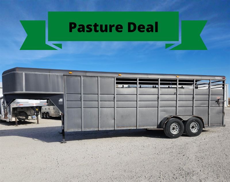 2012 Calico 22' Livestock Gooseneck Trailer