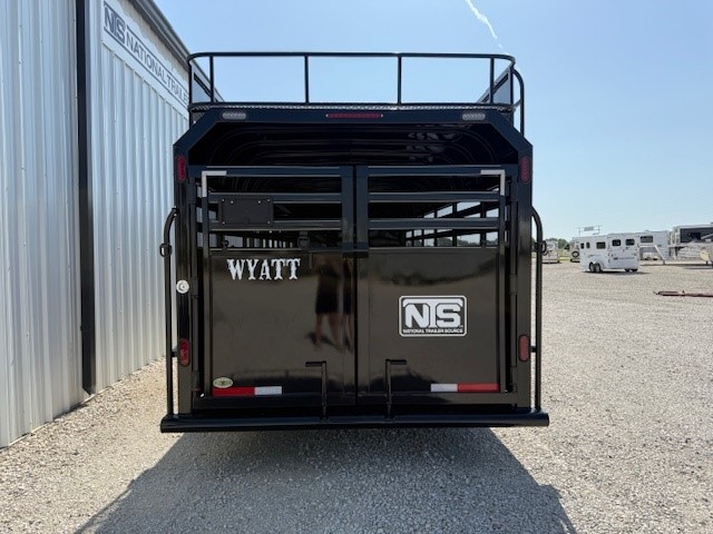 2025 Wyatt 6 Horse Gooseneck Trailer with Trainers Split Tack