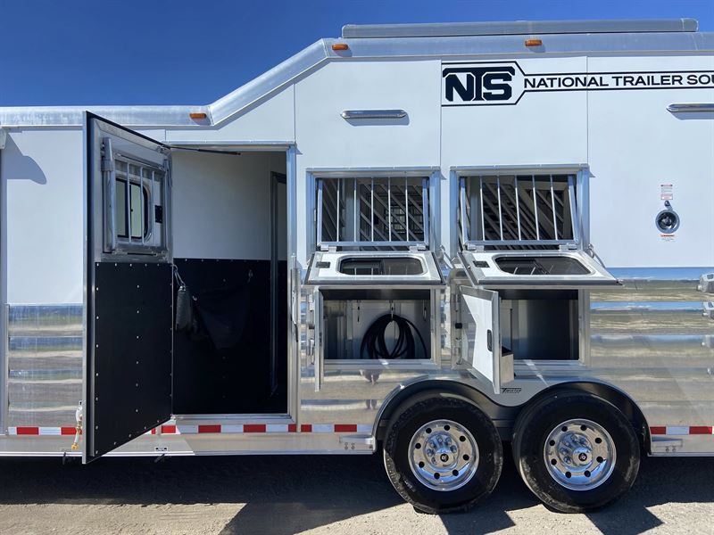 2024 Twister 3 Horse Side Load with 13'6" Outlaw Conversions