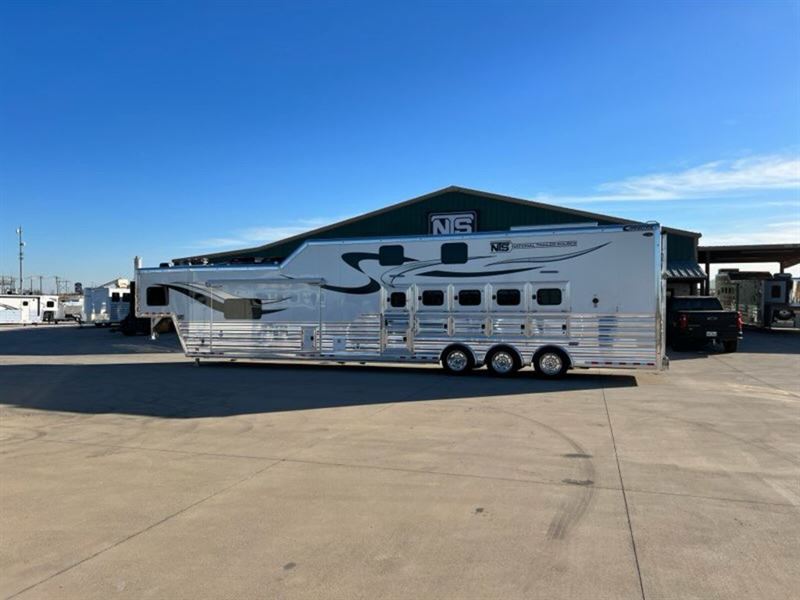 2024 Cimarron Trailers 5 Horse Loft Trailer with 19'6" Outlaw Conversions