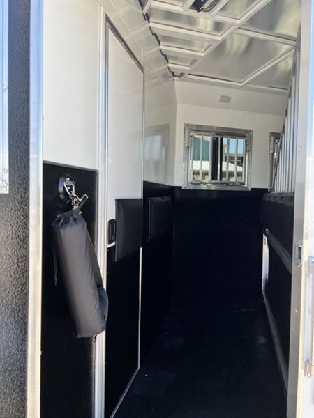 2025 Bison Ranger 3 Horse Gooseneck Trailer with 6' Living Qu