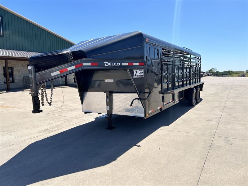 2021 Delco 24' Livestock Gooseneck Trailer