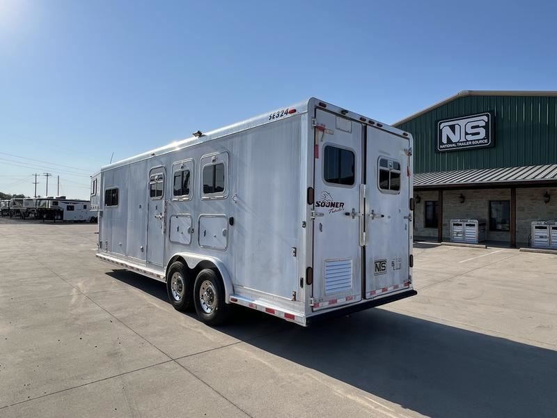2004 Sooner 3 Horse Gooseneck Trailer with 10' Living Quarters