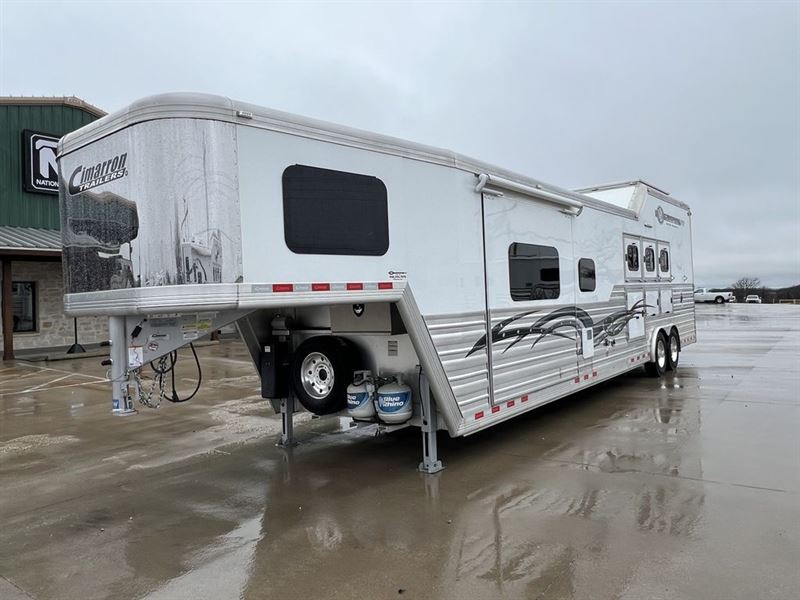 2021 Cimarron 3 Horse Side Load Gooseneck Trailer With 15'6 Outl