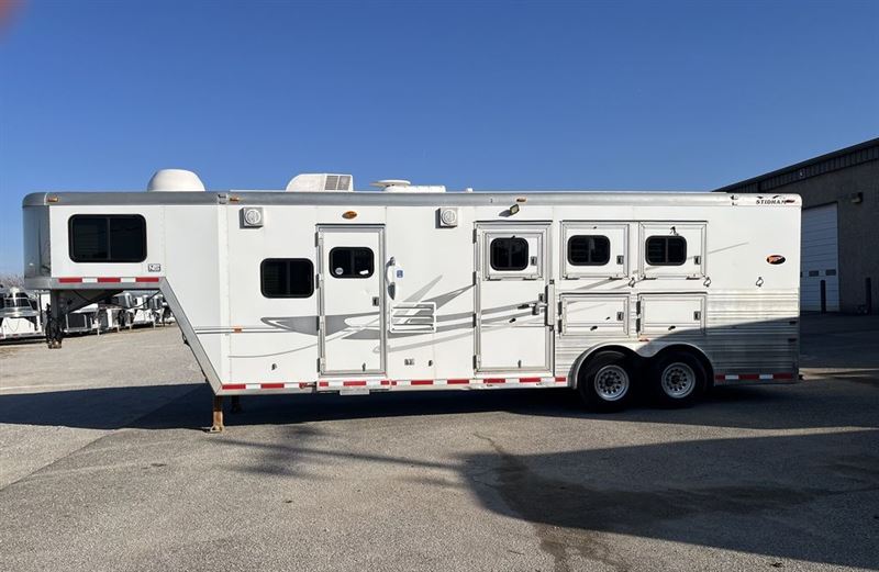 2006 Stidham 3 Horse Gooseneck Trailer With 8' Living Quarters