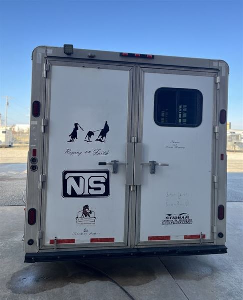 2006 Stidham 3 Horse Gooseneck Trailer With 8' Living Quarters