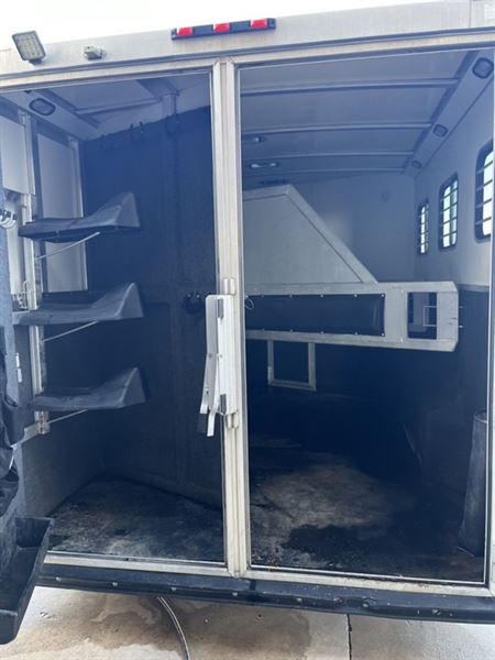 2006 Stidham 3 Horse Gooseneck Trailer With 8' Living Quarters