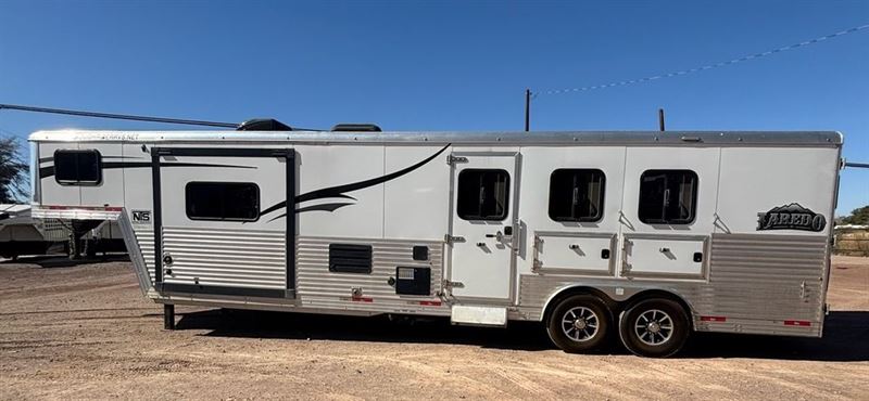 2017 Bison Ranger 3 Horse Gooseneck Trailer with 13' Living Q