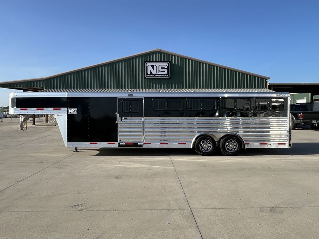 2025 Exiss 26' Livestock Gooseneck Trailer With 10 Pen System