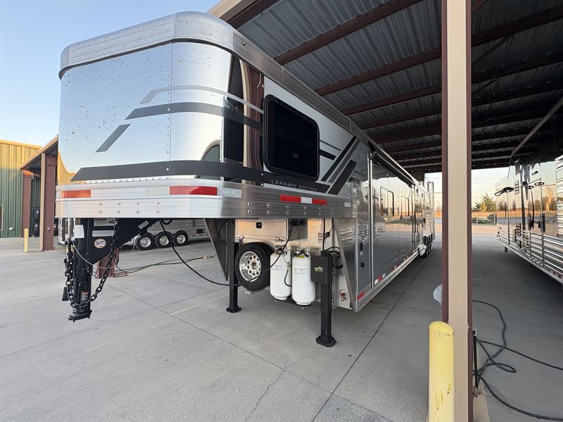 2026 SMC Laramie 16' Livestock 18' Living Quarters