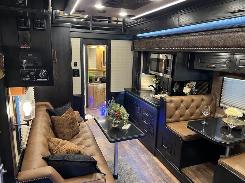 2026 Cimarron 5 Horse Loft with 21' Outlaw Conversions