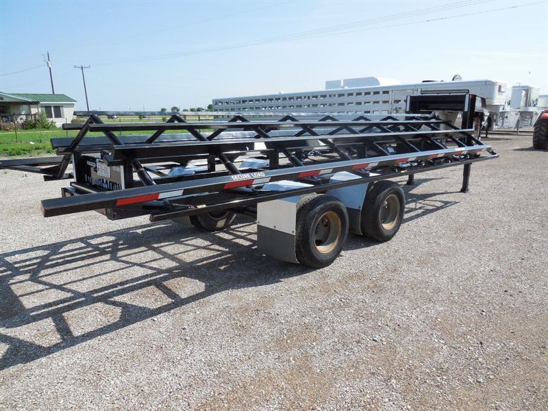 2018 Pyramid Bale Trailer 22' Hydraulic Dump 12-15 bale HAY TRAILER
