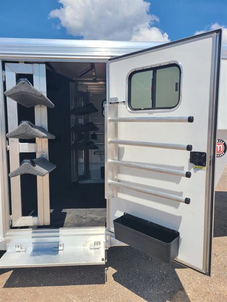 2022 Cimarron Lonestar 24' Dual Door Swing Out Saddle Rack