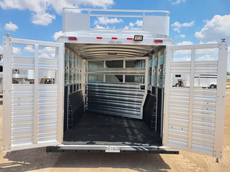 2025 Platinum Coach 22' Stock Combo 7'6" Wide..SWING OUT SADDLE RACK!