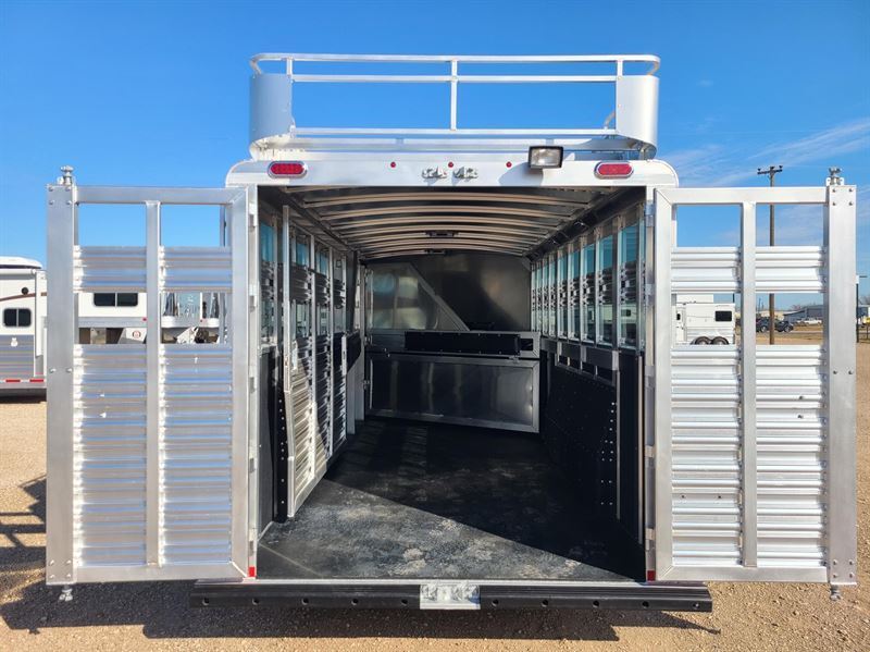 2025 Platinum Coach 22' Stock Combo 7'6" Wide..SWING OUT SADDLE RACK!