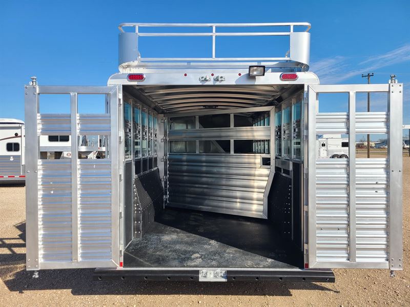 2026 Platinum Coach 22' Stock Combo 7'6" wide..SWING OUT SADDLE RACK!