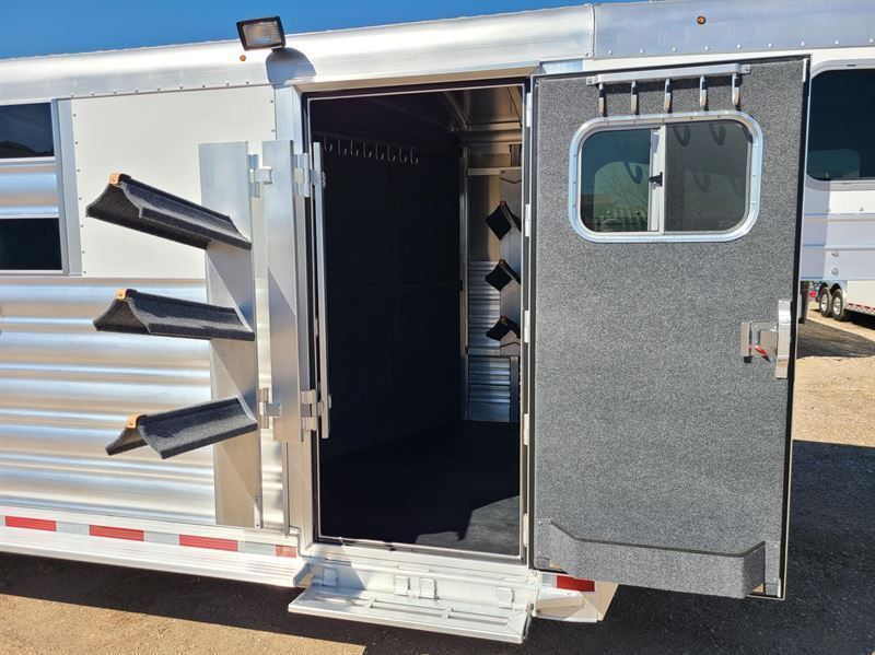 2026 Platinum Coach 6 Horse 7'6" Wide TRAINER Swing Out Saddle Rack!