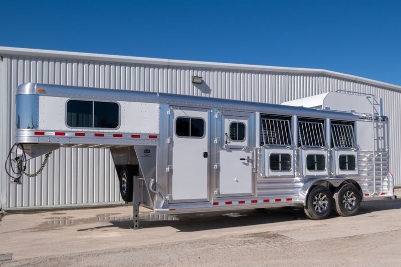 2025 Elite Trailers 4 Horse Mustang Trailer