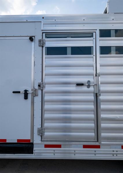 2023 Exiss Stock Combo Living Quarters With Side Ramp