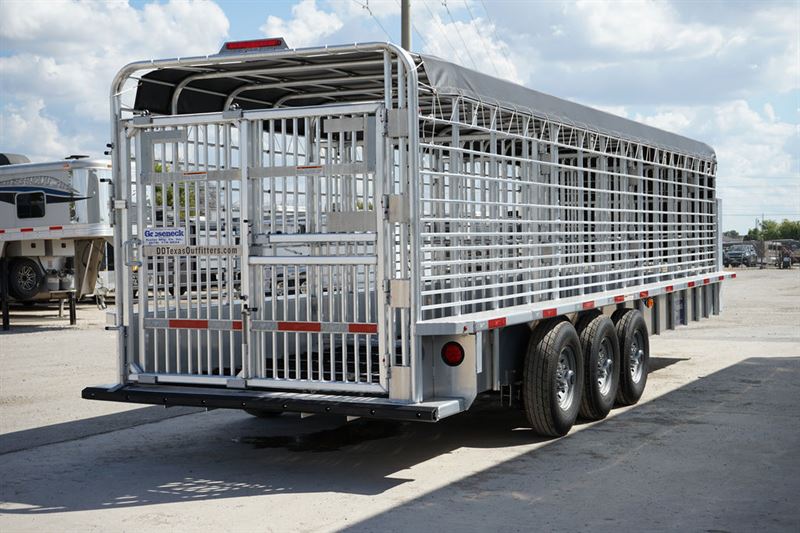 2023 Gooseneck 28 Ft Aluminum Stock Trailer w/ Cleated Rubber Flo