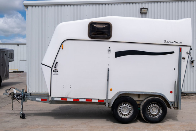 2007 Brenderup Baron One Horse Trailer