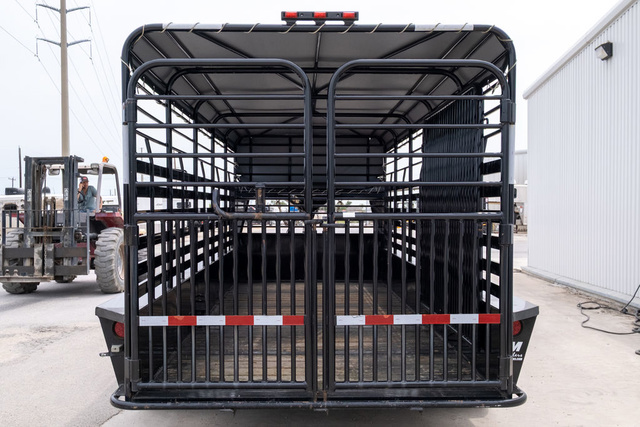 2017 CM Trailers 20 Ft Bar Top Stock Trailer