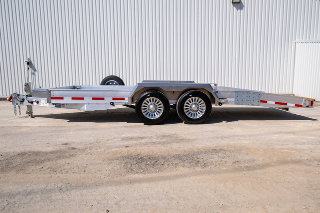 2025 Eby 20 Ft Kneeling Trailer
