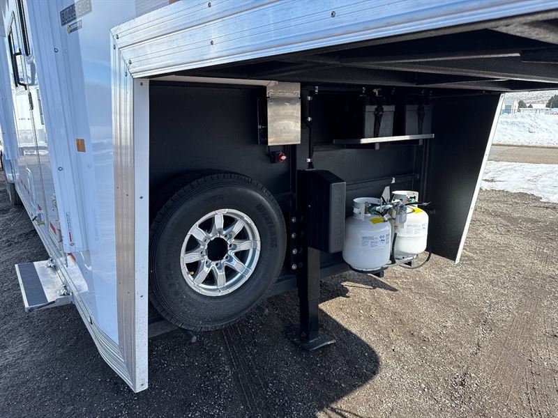 2025 Logan Coach 812 Bullseye 4H