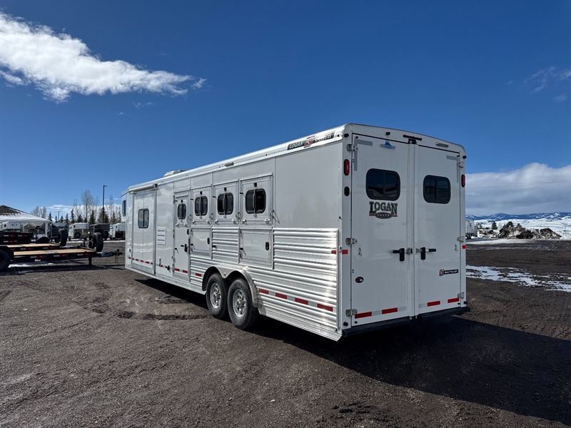 2025 Logan Coach 812 Bullseye 4H