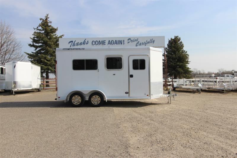 2016 Featherlite Trailers 9407 2HR Straight LD