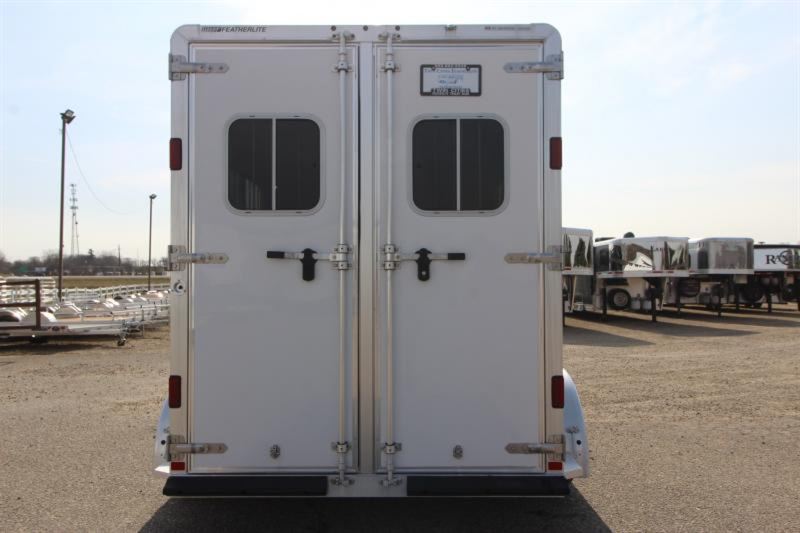 2016 Featherlite Trailers 9407 2HR Straight LD