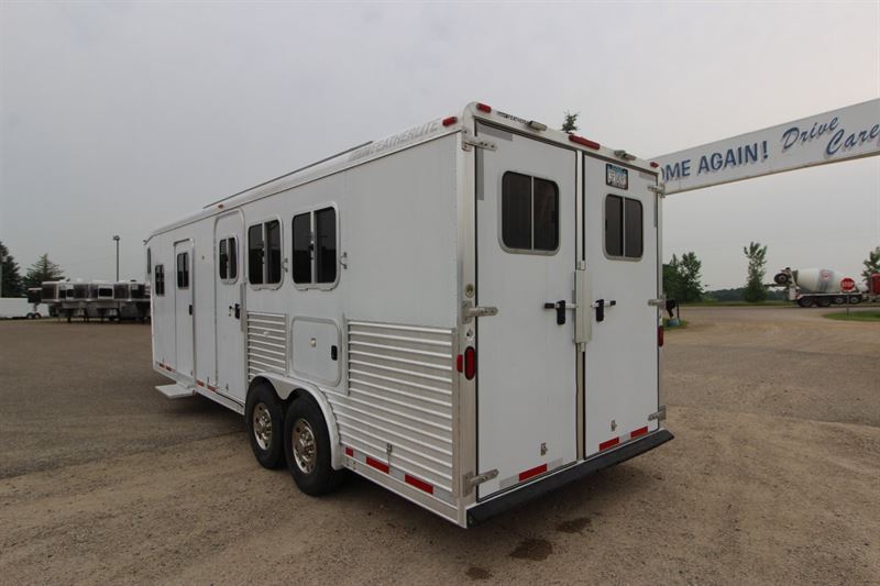 2005 Featherlite Trailers 3HR Weekender