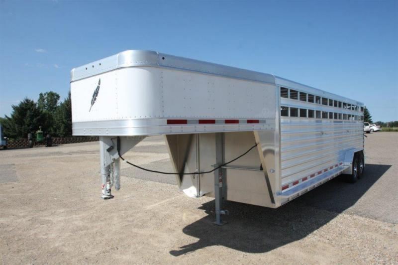 2016 Featherlite Trailers 8127