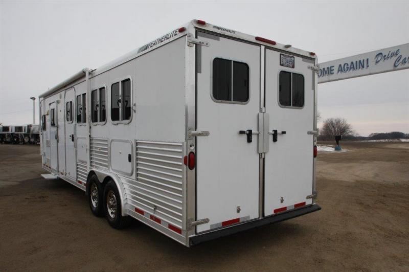 2005 Featherlite Trailers 8581