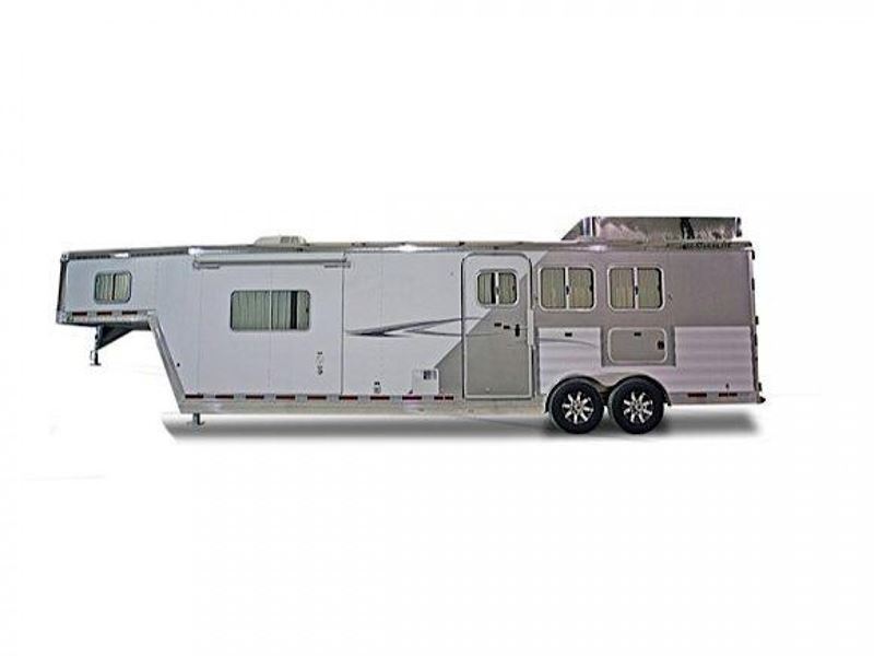 2015 Featherlite Trailers 8581