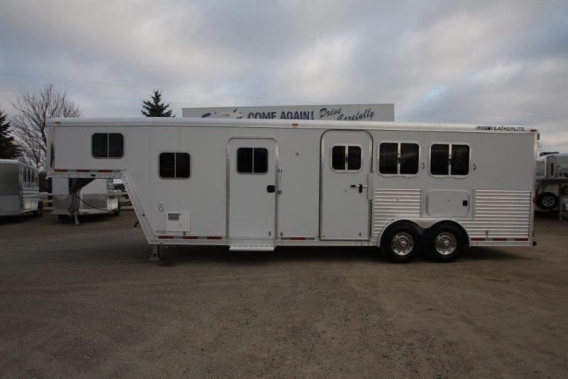 2005 Featherlite Trailers 8581