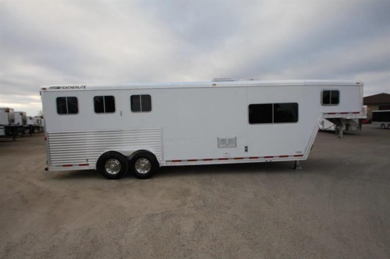 2005 Featherlite Trailers 8581