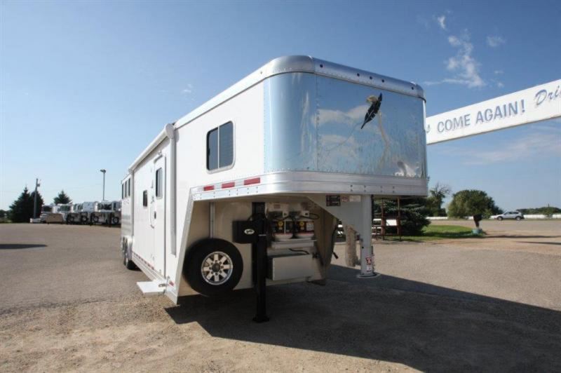 2016 Featherlite Trailers 9821