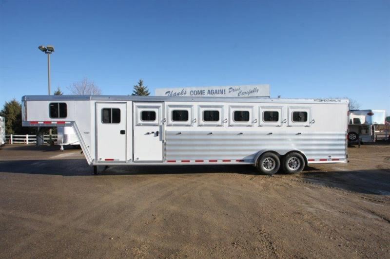 2017 Featherlite Trailers 8542