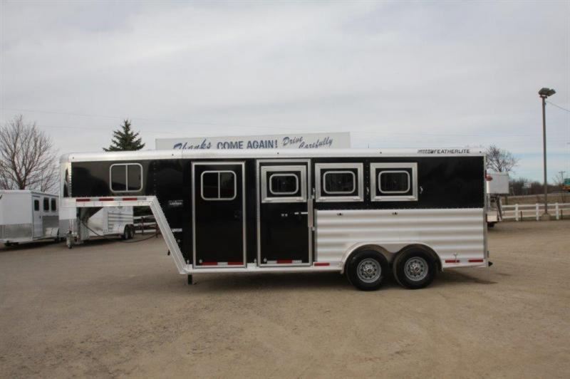 2017 Featherlite Trailers 8542