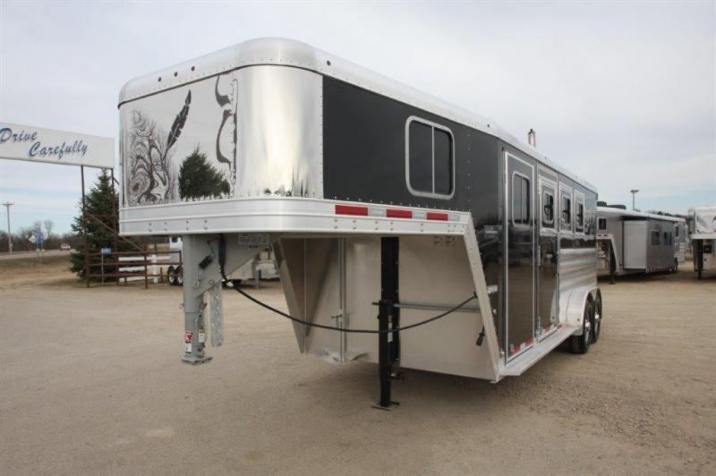 2017 Featherlite Trailers 8542