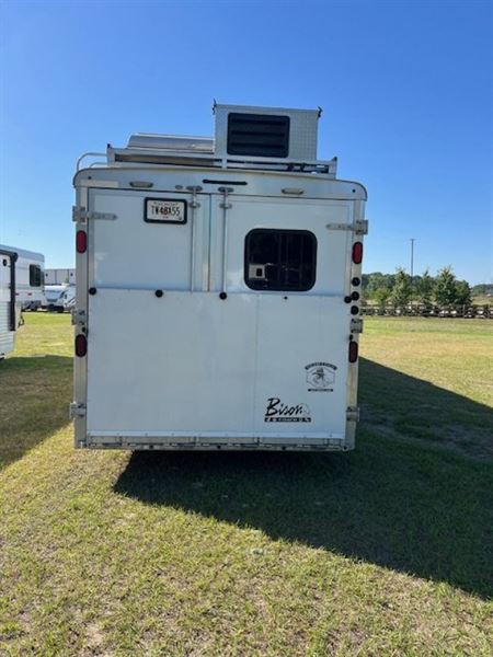 2016 Bison Trailers Premier 4 horse w/18'lq gen