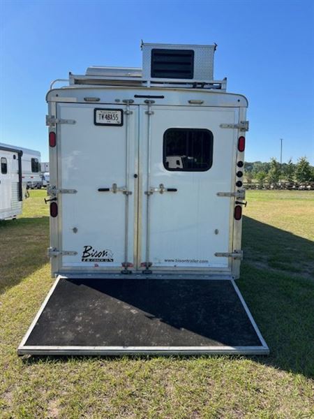 2016 Bison Trailers Premier 4 horse w/18'lq gen
